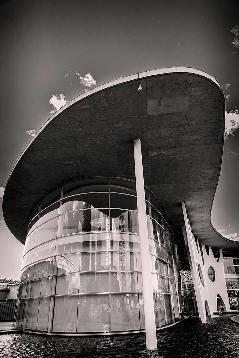 Wavy forms – Monochromia