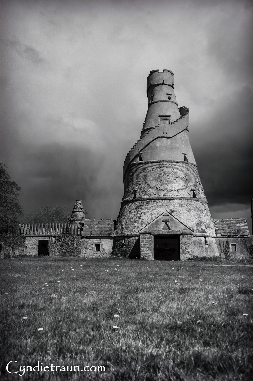 The Wonderful Barn, Ireland – Monochromia